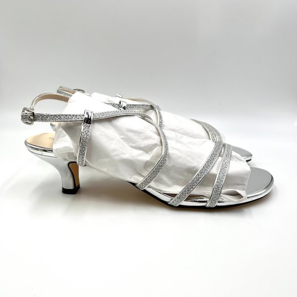 Touch Ups | Shoes | W 10 Wide Benjamin Walk Touch Ups Silver Low Kitten ...